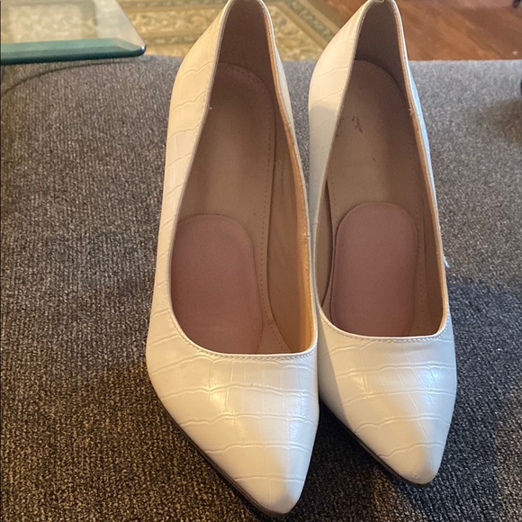 Shoes | White Textured High Heel Pumps | Poshmark